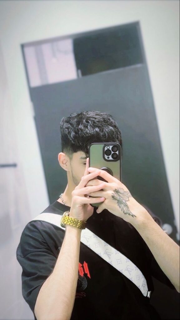1100+ Best Instagram DP For Boys, Stylish & Attitude